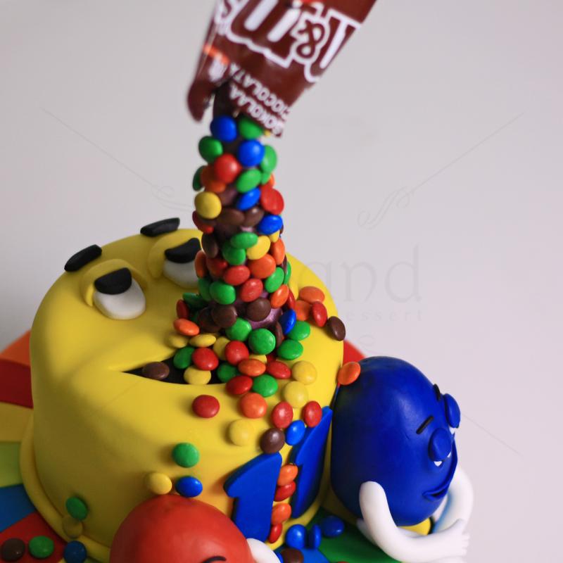 Tort bomboane colorate