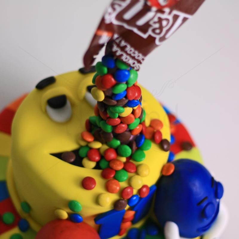 Tort bomboane colorate