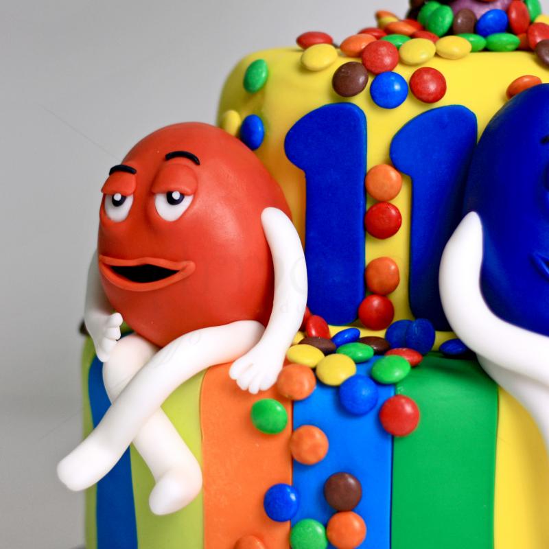 Tort bomboane colorate